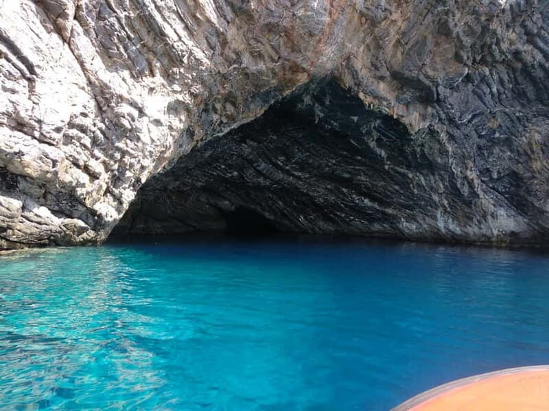 Elounda: VIP Motor Yacht Charter - 54 feet - 10 Guests - Key Points