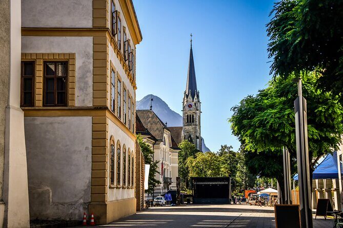 Enchanting Vaduz Walking Tour: History, Architecture & Views - Admire the Kathedrale St. Florin (20 Minutes)