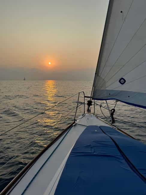 Enjoy the sunrise in Barcelona from a sailboat with drinks & snacks - Why This Tour Offers Something Unique