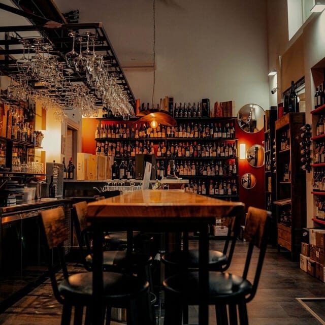 ENOTECA VENARIA: degustazione vini e cibo locale - Who Will Enjoy This Experience?