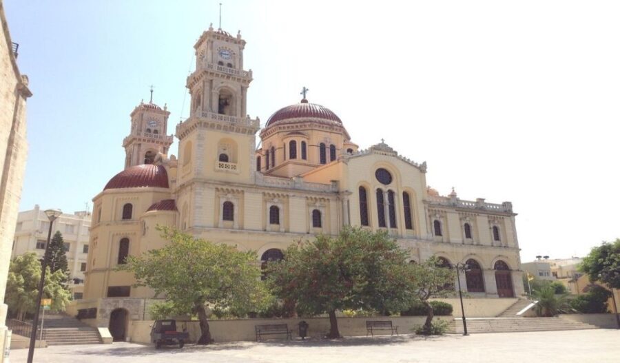 eraklion Walking Tour with Archaeological Museum - Practical Details and Tips