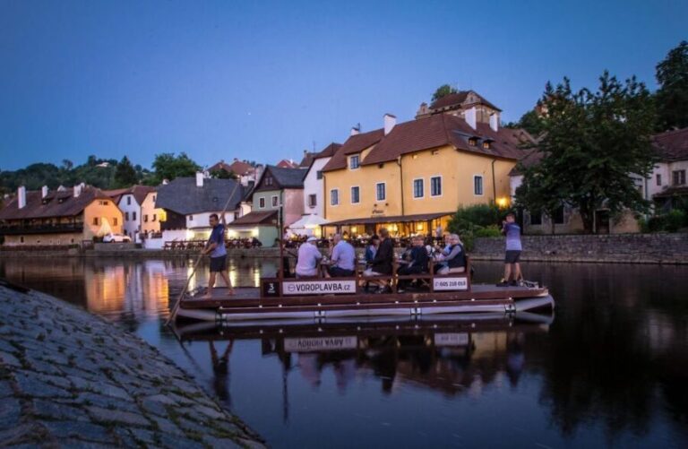 eský Krumlov: Advent Wooden Raft River Cruise - What to Expect During the Tour
