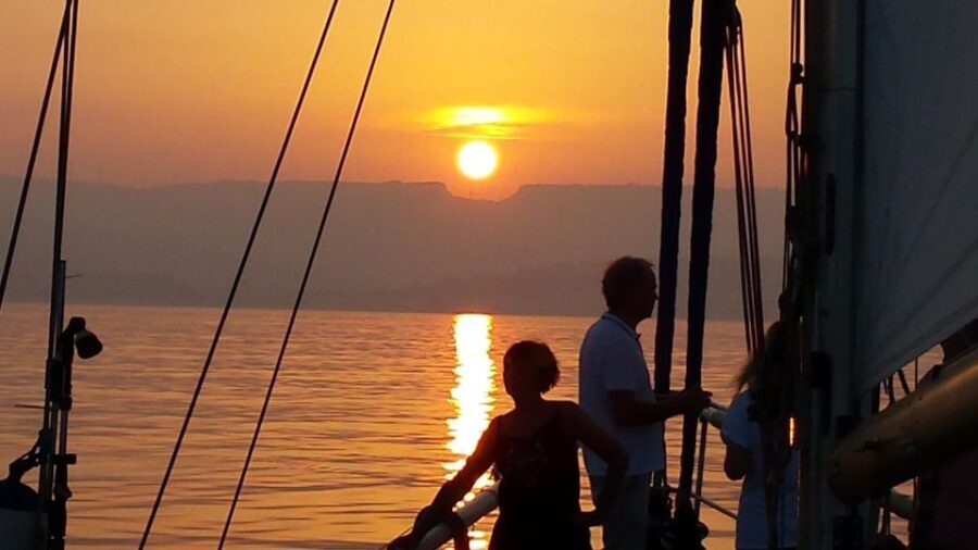 Estepona: Sunset Sailboat Cruise with Drink - The Sunset and Scenic Moments