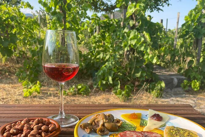 Etna private tour in 4x4 & Sicilian food farm experience - Itinerary Breakdown
