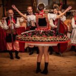 Evening Folk Show, singing, dancing and delicious food - The Benefits of This Experience