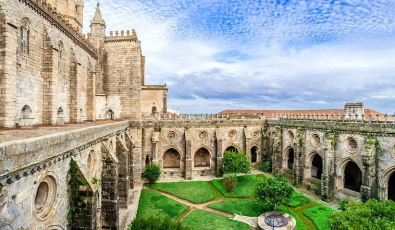 Évora Full Day Tour on a Luxury Mercedes - Who Should Consider This Tour?