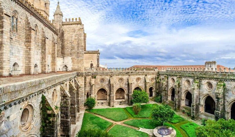 Évora Full Day Tour on a Luxury Mercedes - Who Should Consider This Tour?
