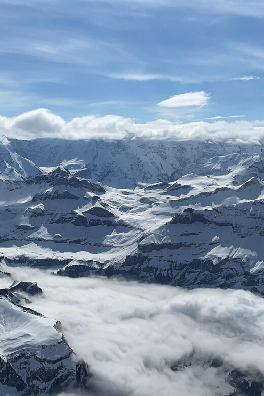 Exclusive helicopter-tour for 4 people to the Swiss Alps - The Value of this Experience