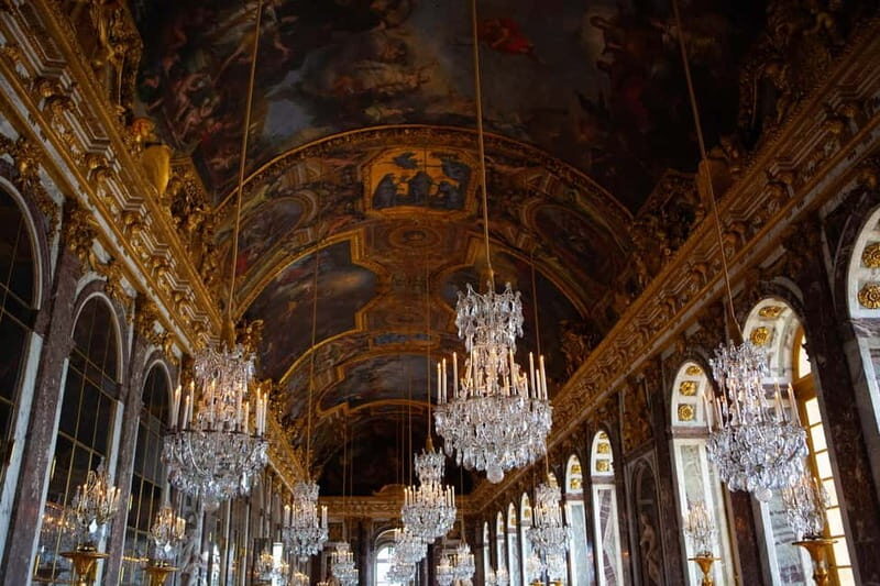Excursion to discover the Versailles Monarchy - Priority Entry and Line Skipping