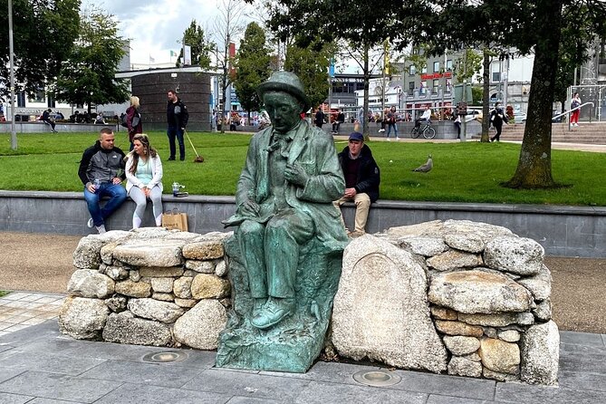 Explore Galway City Walking Tour - The Heart of Galway: Eyre Square and Its Stories