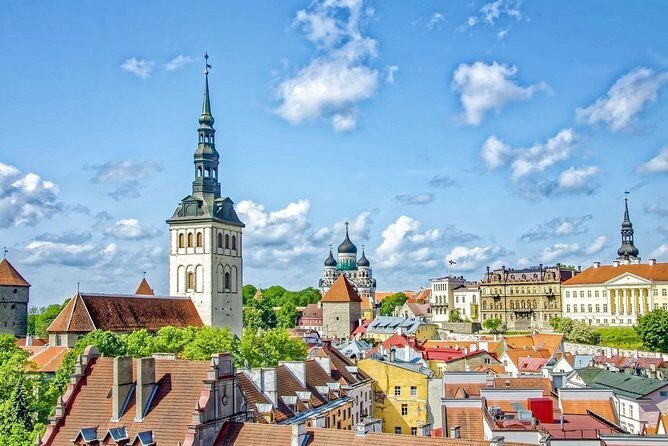 Explore the Instaworthy Spots of Tallinn with a Local - Detailed Breakdown of the Itinerary