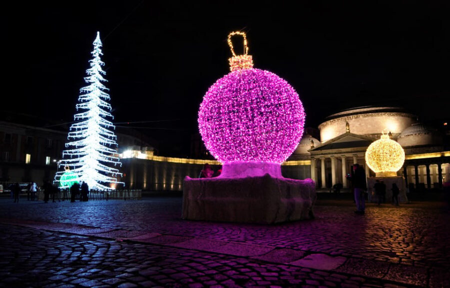 Explore the Naples Christmas Market - Private Tour - The Grand Finale at San Gennaro Cathedral