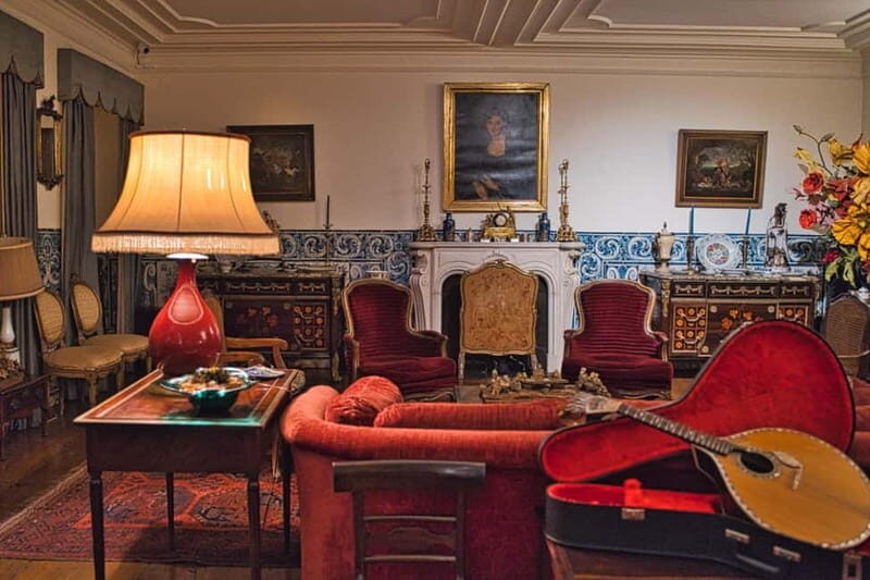 Fado: Guided Historical Tour with Local Dinner - A Closer Look at the Experience