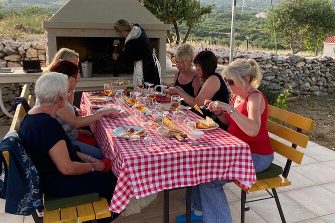 Family-run Vineyard Tour & Award Winning Wine Tasting/Delicacies - Key Points