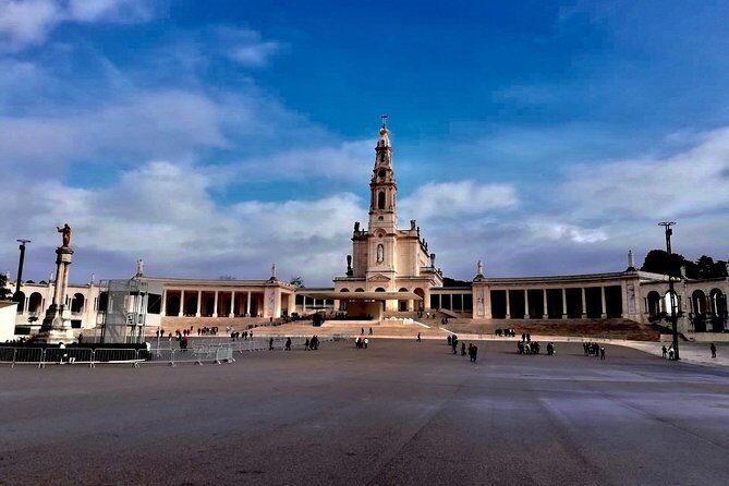 Fatima Tour + Batalha Monastery + Nazareth + Óbidos - FAQ