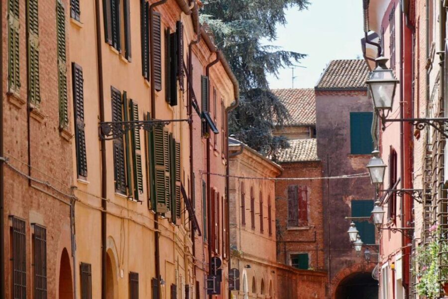 Ferrara: 2-Hour City Center Walking Tour - Who Should Opt for This Tour?