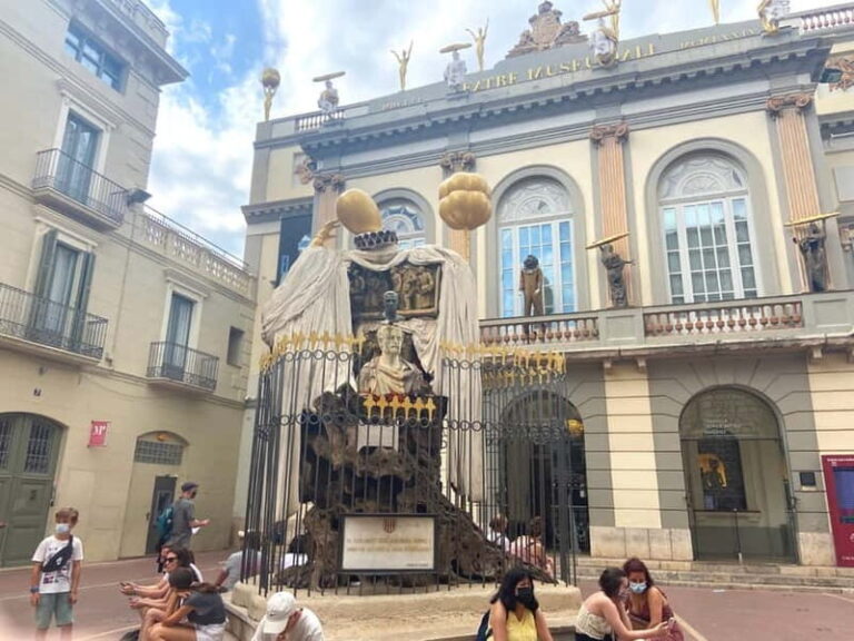 Figueres & Dali Museum Walking Tour with Tickets - Practical Details and Tips for the Tour