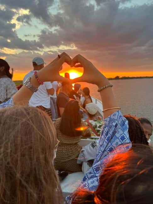 Fireworks Cruise with Drinks - What to Expect: Day-by-Day Details