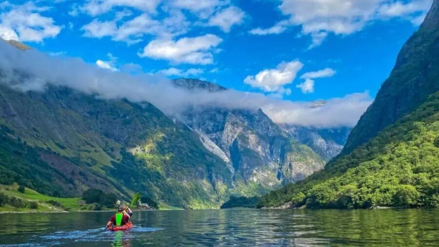 Fjord kayak - Hardangerfjord, Granvin - The Experience From Multiple Perspectives