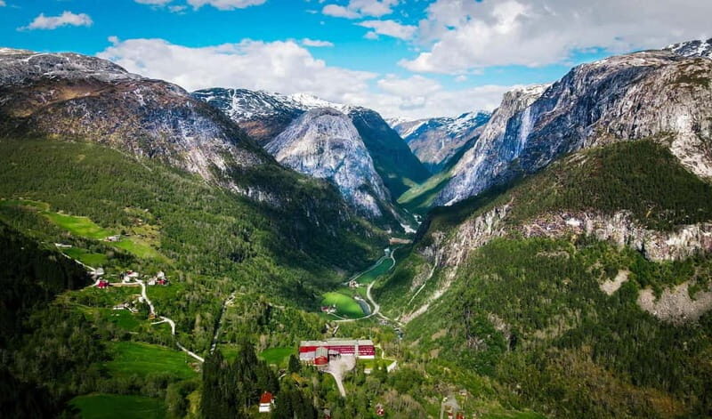 Flåm: Stegastein, Stalheim, and Gudvangen Scenic Coach Tour - Detailed Breakdown of the Tour