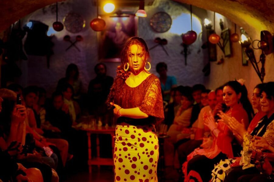 Flamenco Show: Zambra in Cuevas del Sacromonte - Practical Details and Considerations