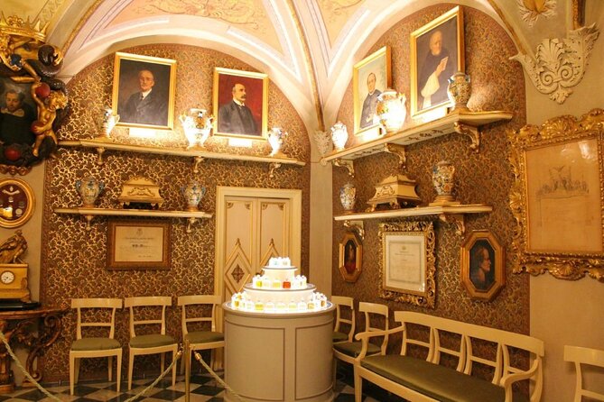 Florence Fashion Tour: Gucci, Ferragamo & the Officina Profumo - An In-Depth Look at the Florence Fashion Tour