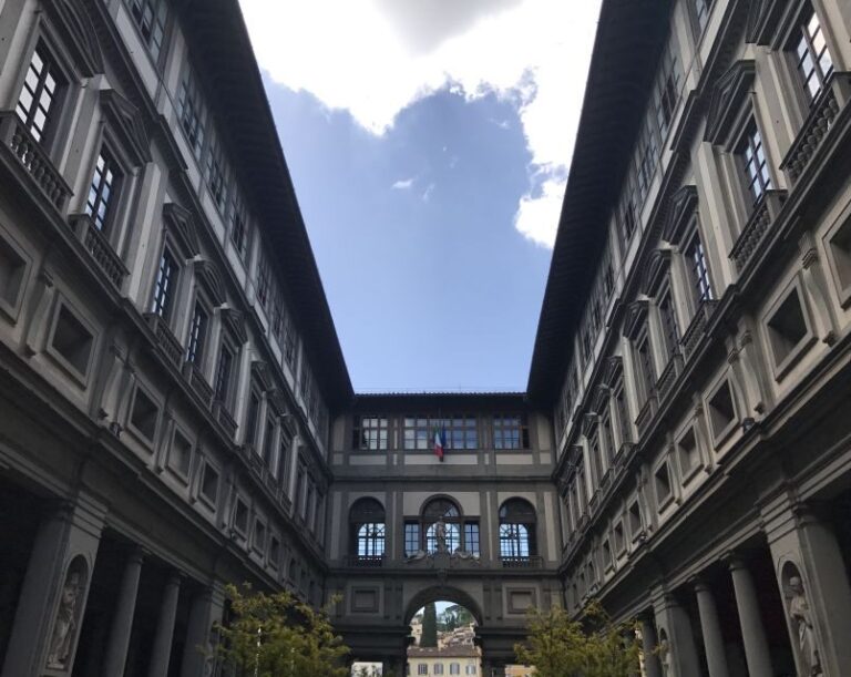 Florence: Renaissance City Walking Tour - Itinerary Breakdown: From Uffizi to Oltrarno