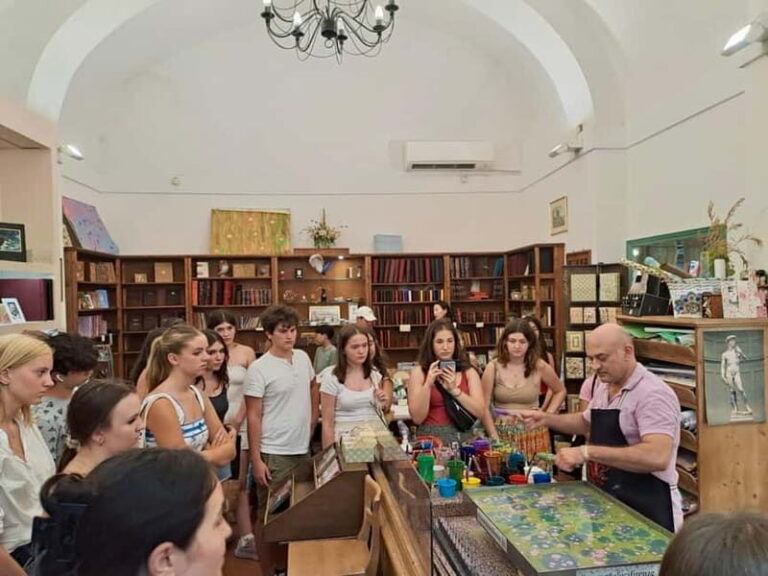 Florence: Secret Artisans Tour with a Local