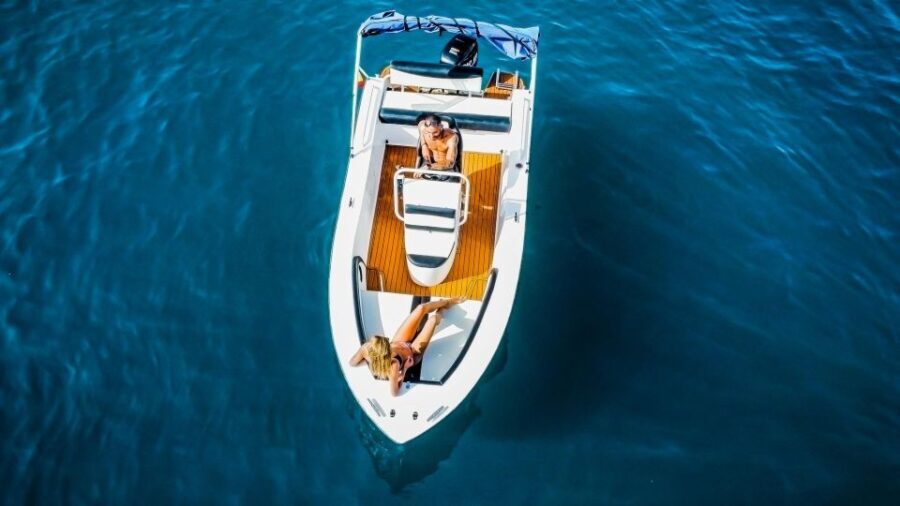 Flow into the ocean without license and discover Adeje - The Itinerary in Detail