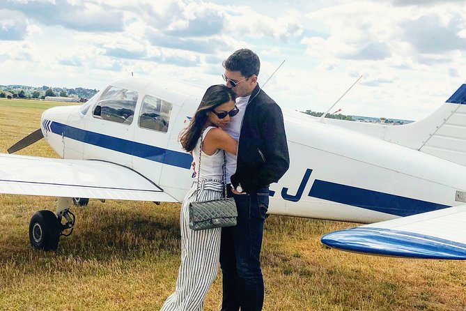 Fly around Paris with a local pilot - Fly around Paris with a local pilot – A detailed look