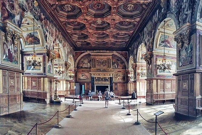 Fontainebleau and Vaux Le Vicomte Private Day Tour from Paris - Exploring the Magnificence of Vaux-le-Vicomte
