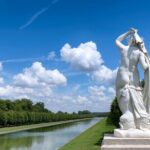 Fontainebleau Palace : Private Guided Tour - Inside Fontainebleau: A Walk Through Royal Apartments and Art