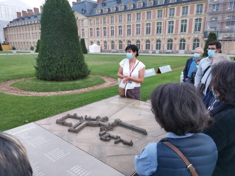 Fontainebleau Private Tour to the château - Discovering Fontainebleau: The Basics
