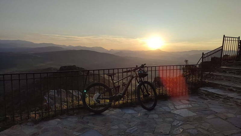 Força-Réal SUNSET tour en VTT à assistance électrique - The Experience in Detail