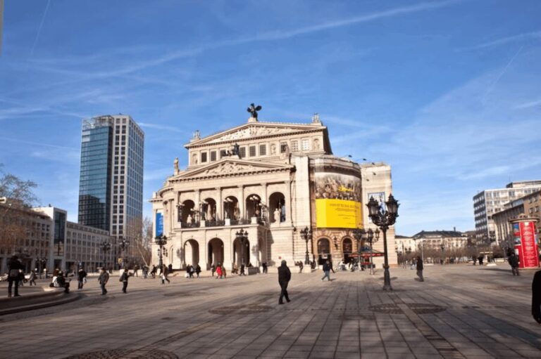 Frankfurt: Guided tour of Frankfurt - Exploring Frankfurt’s Old Town and Beyond