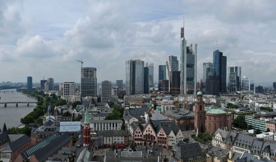 Frankfurt - Old Town Historic Walking Tour - Art, History, and Modernity