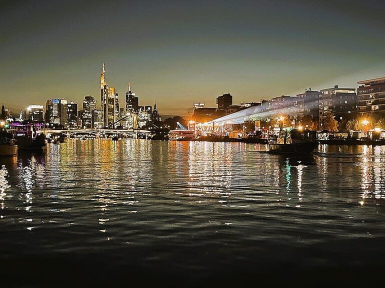 Frankfurt: Private Romantic Skyline Boat Tour - The Itinerary: A Closer Look