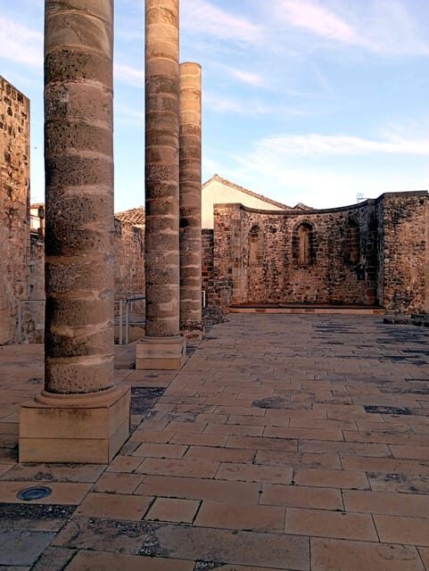 FREE TOUR BAEZA. "Return to the Past: From Viatia to Baeza". - What You Can Expect: An In-Depth Look at the Itinerary
