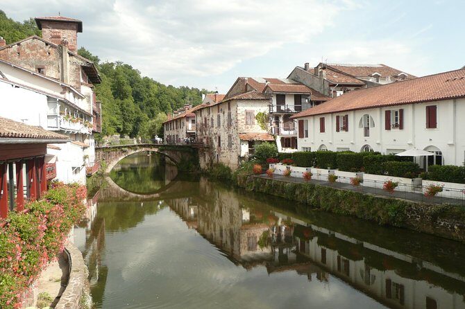 French-Basque Countryside Private tour Discover the hidden beauty of Pyrenees - Itinerary Breakdown: From Medieval Towns to Mountain Villages