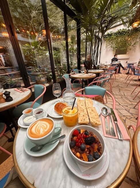 French lessons over a typical breakfast at the foot of Montmartre - An Authentic French Breakfast with Language Lessons—A Detailed Look