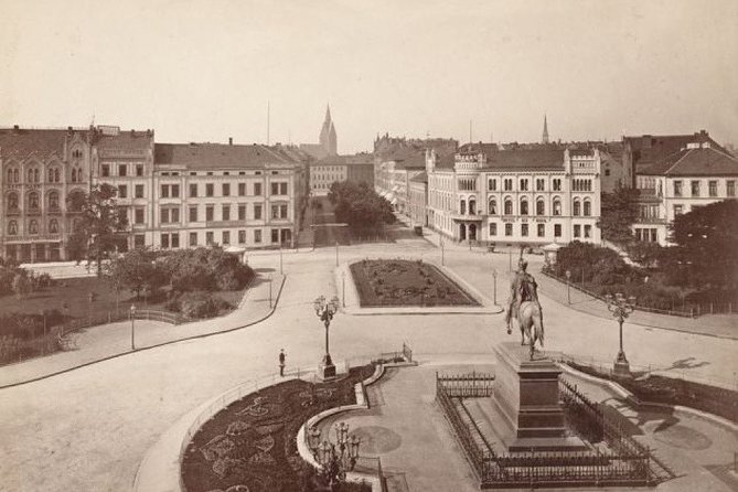 Fritz Haarmann murder tour through Hanover's old town - Introduction: A Nighttime Stroll into Hanover’s Darker History