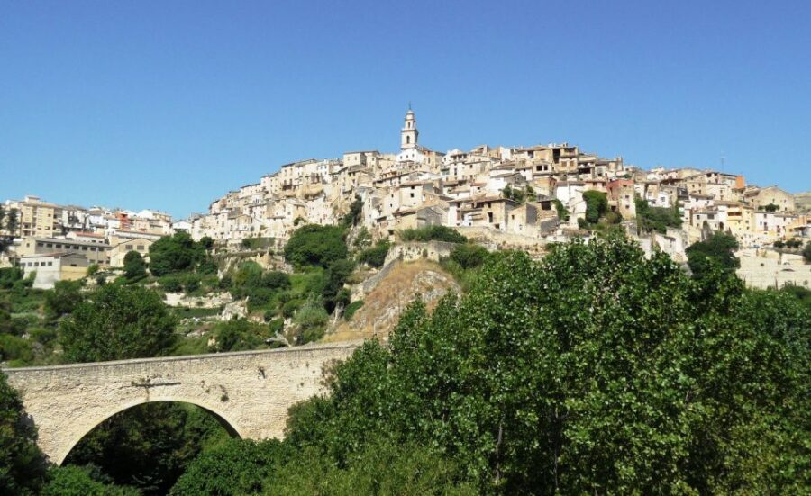 From Alicante: Bocairent and Covetes dels Moros Day Trip - Covetes dels Moros: A Journey into History