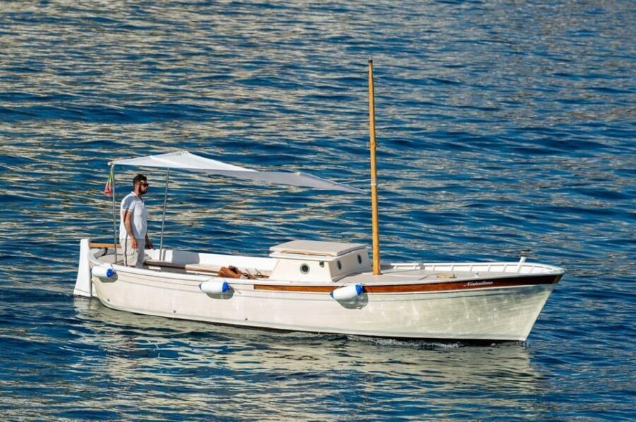 From Amalfi: Amalfi - Positano - Coast boat tour - Discover the Perfect Coastline Cruise