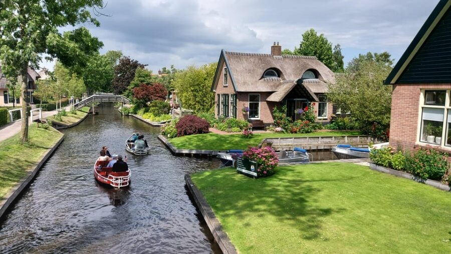 From Amsterdam: Giethoorn Small Group Tour with Boat Ride - What Makes This Tour Stand Out?