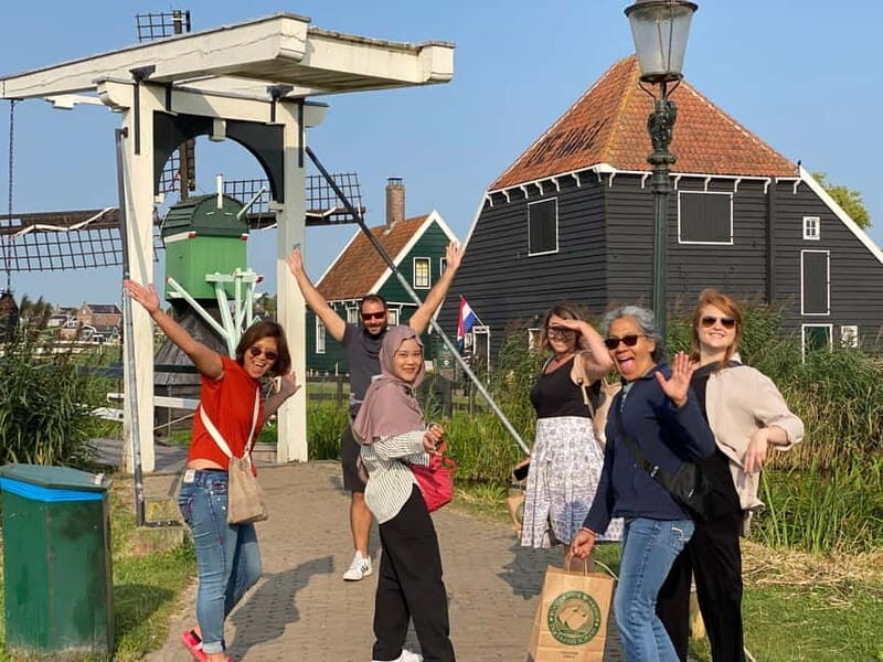 From Amsterdam: Keukenhof Tulips, Windmills & Volendam - The Experience in Perspective