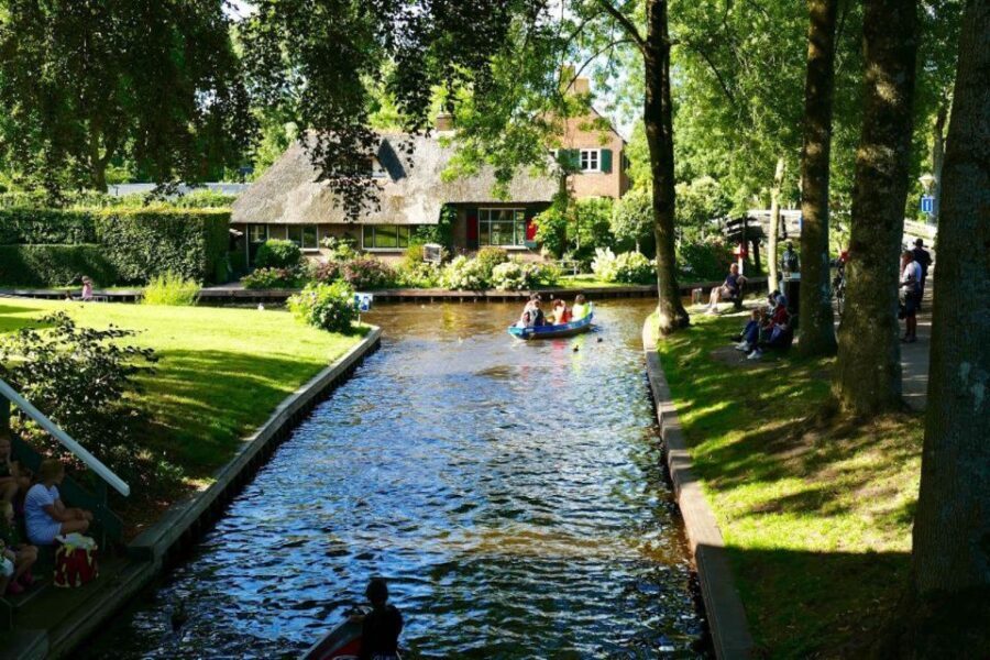 From Amsterdam: Private Tour to Giethoorn with Canal Cruise - Transportation and Comfort