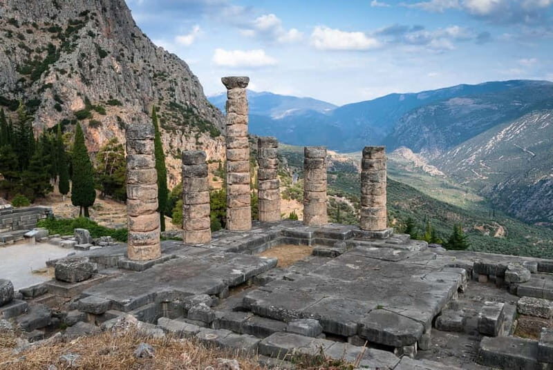 From Athens: 2-Day Tour Delphi, Meteora, and Thermopylae - Detailed Breakdown of the Itinerary