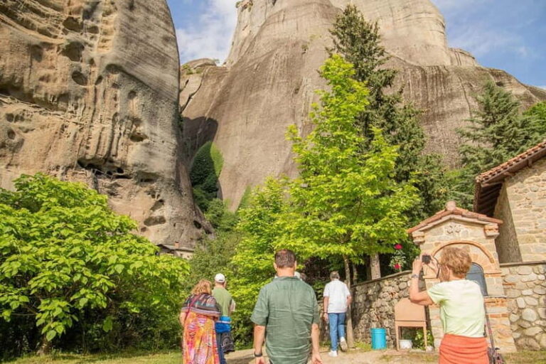 From Athens: Meteora Monasteries and Hermit Caves Tour - Guided Tour of Meteora’s Monasteries and Scenic Highlights
