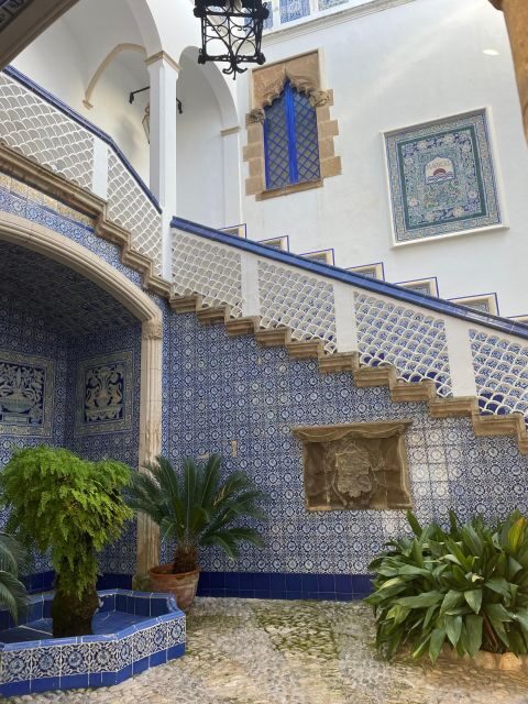 From Barcelona: Private Sitges & Ultimate Paella Experience - Discovering Sitges: A Delightful Coastal Escape