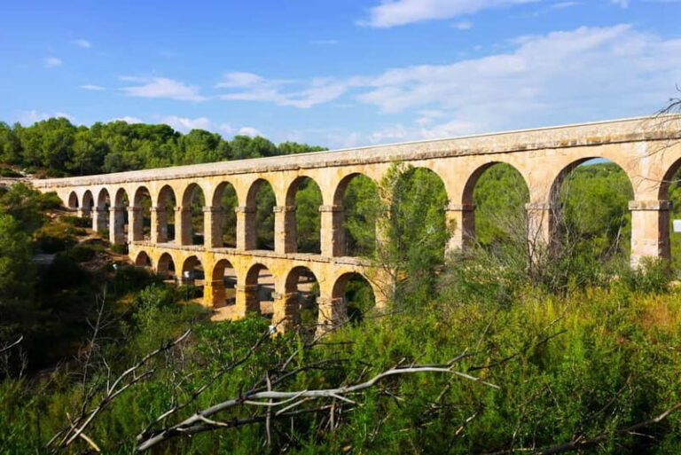 From Barcelona: Tarragona Day Trip + Guide and Wine Tasting - Detailed Breakdown of the Experience